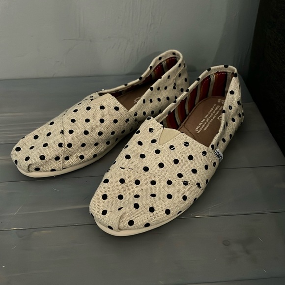 Toms | Shoes | Toms Off White And Black Polka Dot Size 65 | Poshmark